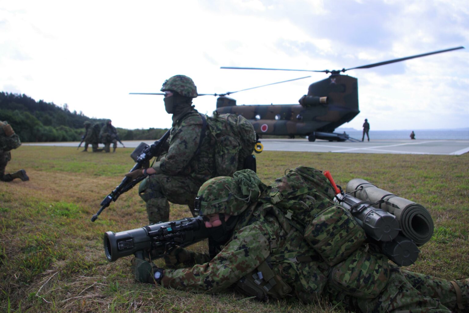 Japan places major order for Carl-Gustaf M3 recoilless rifles ...