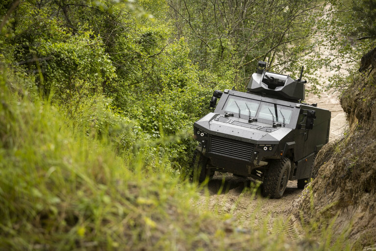 Eurosatory 2024: Arquus unveils MAV Rx 4×4 and Drailer UGV as it moves ...