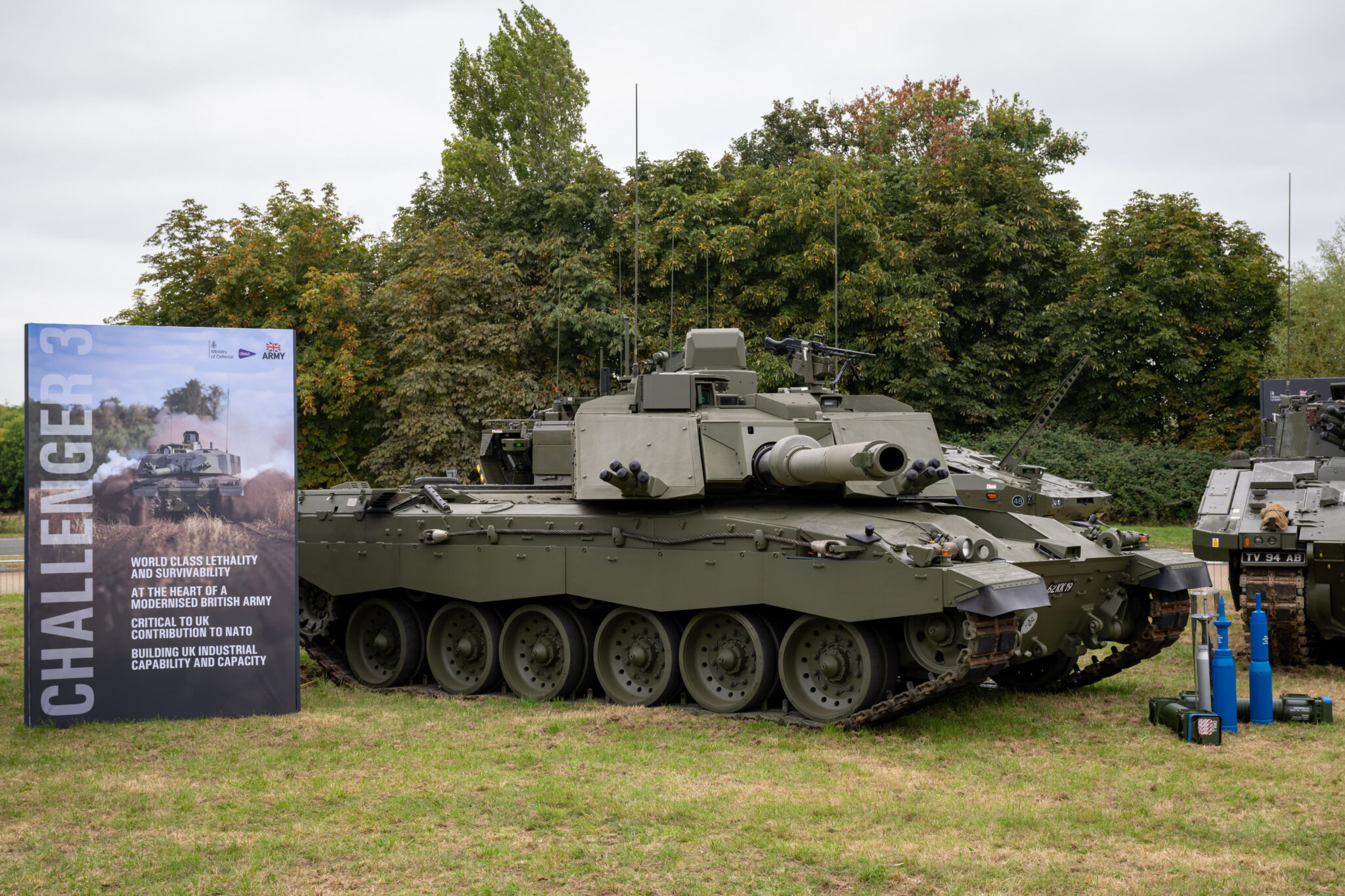 DVD2024: Challenger 3 MBT prototype makes public debut at Millbrook ...
