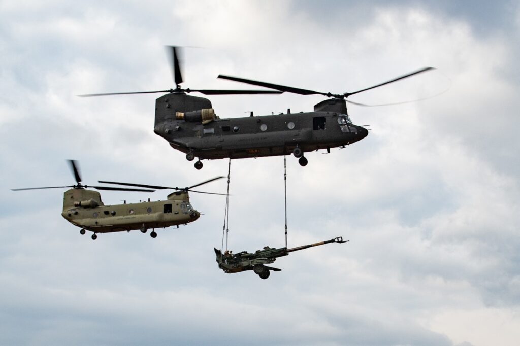 US Army orders three more CH-47F Block II Chinook helicopters - European Security & Defence
