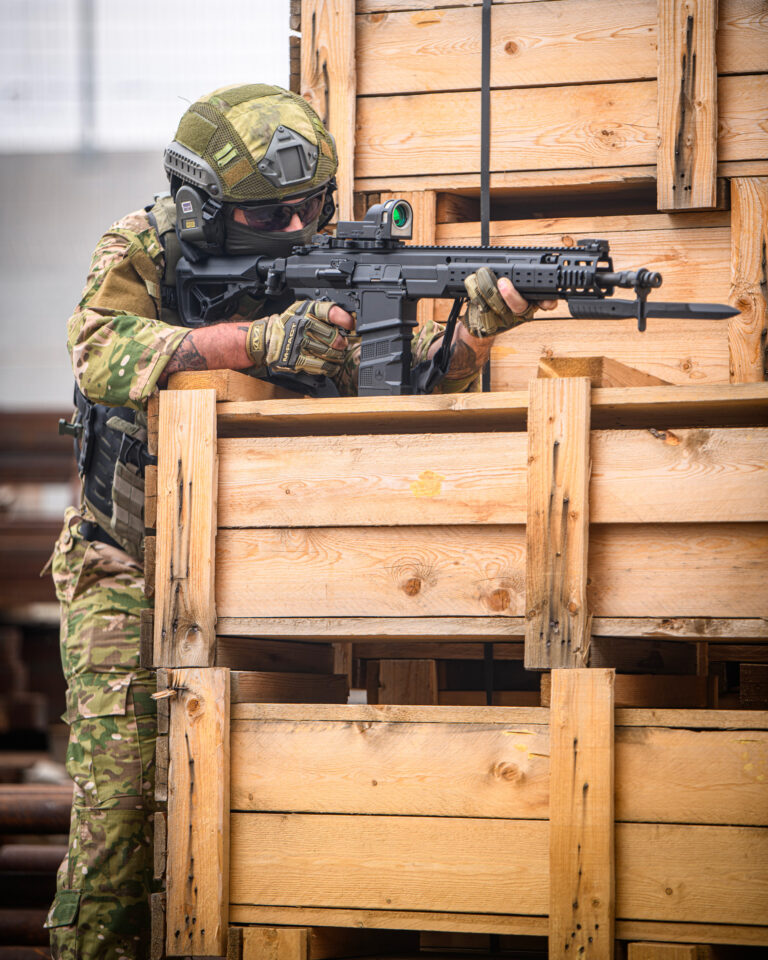 IWI and FAME establish assembly plant in Peru to produce Arad rifles ...