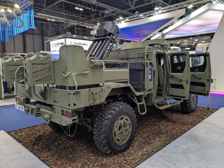 FEINDEF 2025: Rheinmetall Expal displays EIMOS 81 mm vehicle-mounted mortar, talks of 120 mm ...